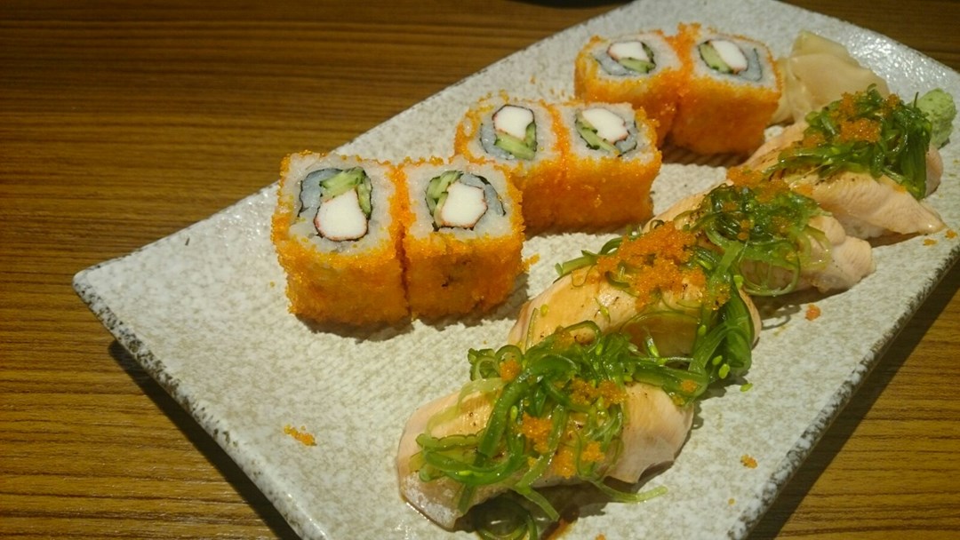 salmon aburi set - Zen Japanese Restaurant (เซน)'s photo in Pathum Wan ...