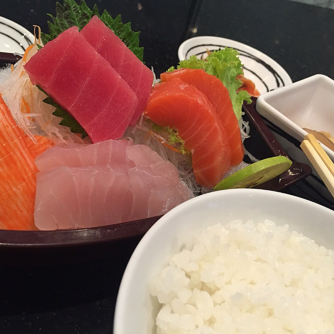 Sasime set - Fuji Japanese Restaurant (ฟูจิ)'s photo in Wang Mai ...